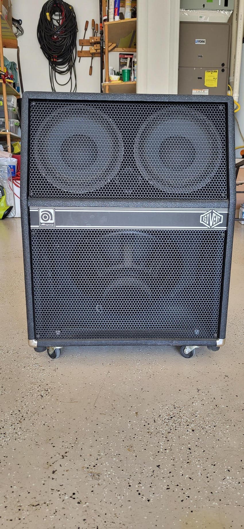 Used Ampeg 600 watt bass biamp - Sweetwater's Gear Exchange