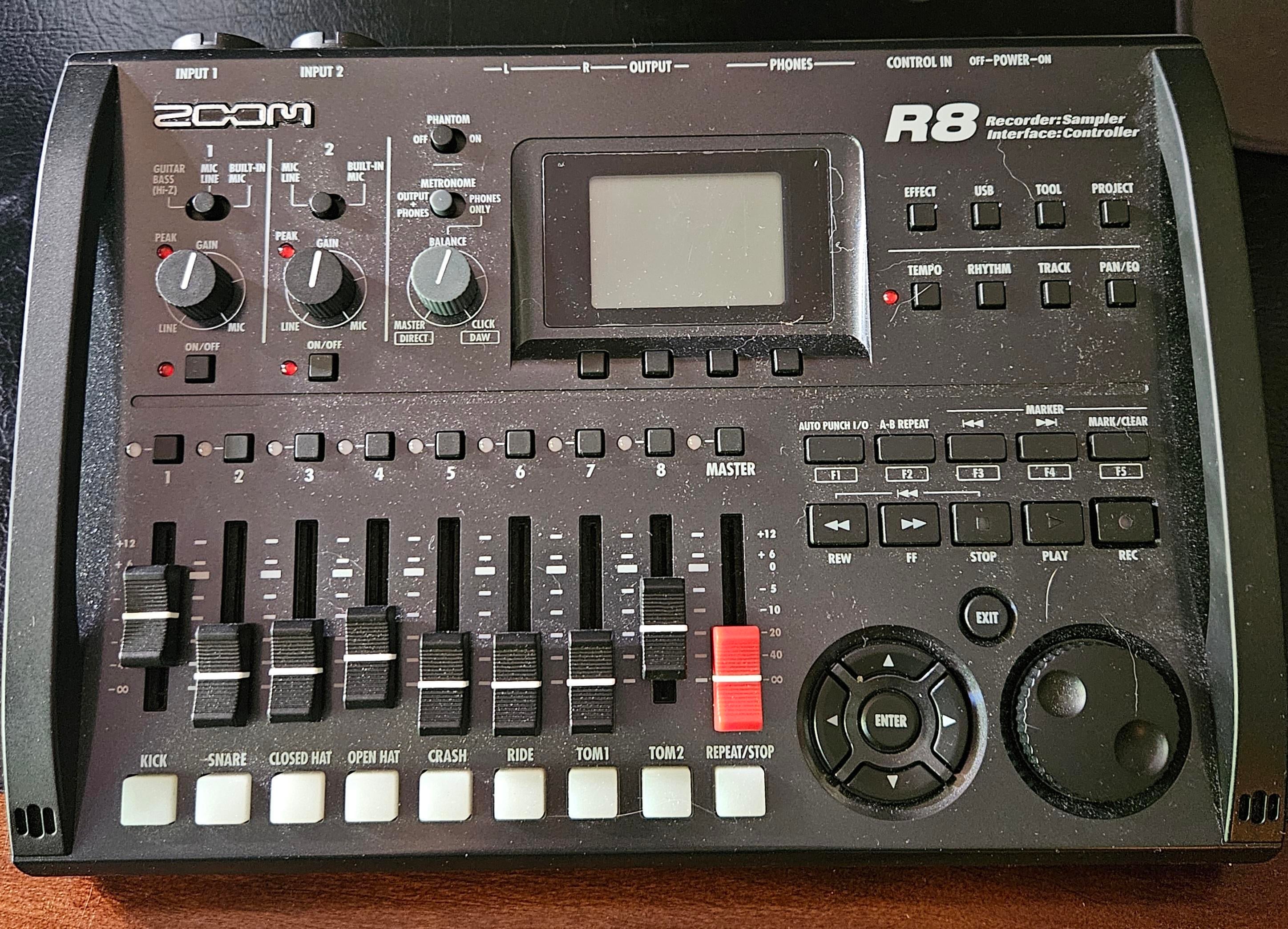 Used Zoom R8 8-track SD Recorder / - Sweetwater's Gear Exchange