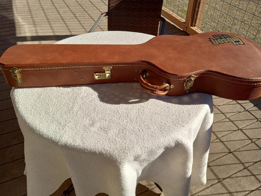 Used Gibson Hard-Shell Bass Guitar - Sweetwater's Gear Exchange