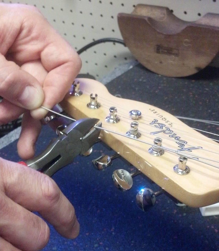 Can I Remove All Strings at Once from my Guitar? - InSync