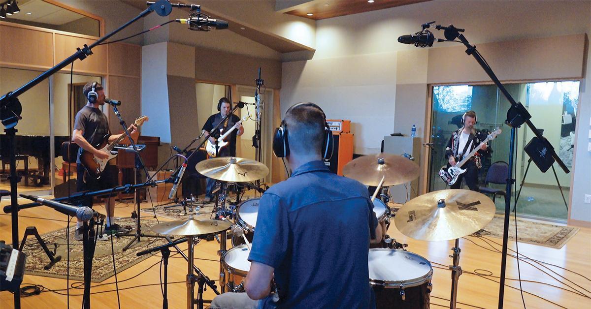 The Advantages of Using a Pro Recording Studio Over Your Home Studio ...