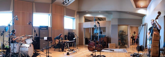 The Advantages of Using a Pro Recording Studio Over Your Home Studio ...