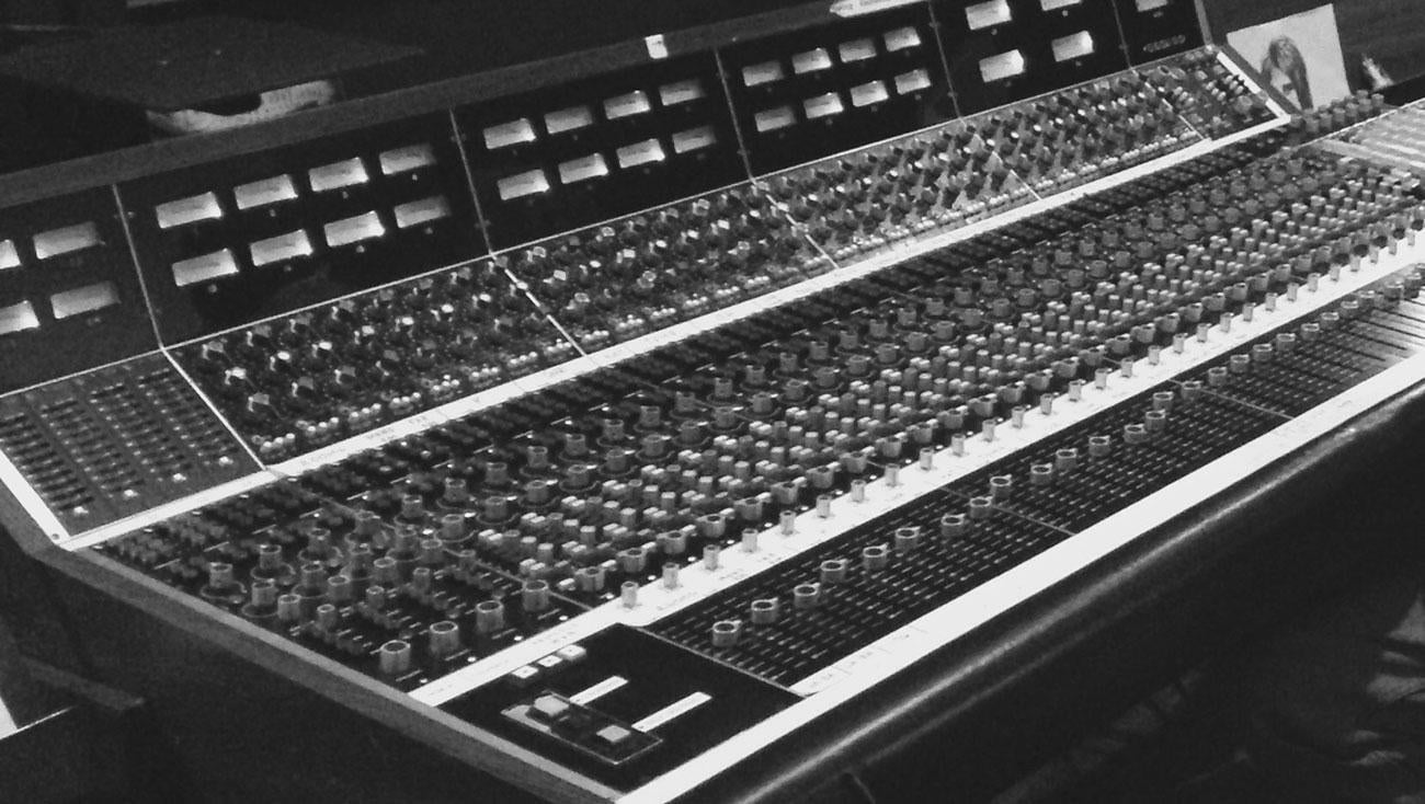 4 Decades of Iconic Consoles - InSync