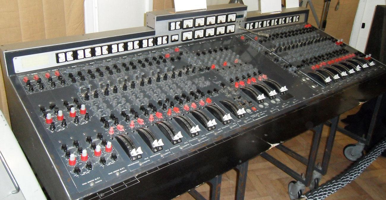 4 Decades of Iconic Consoles - InSync