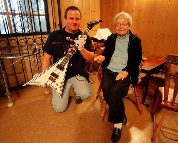 Remembering Randy Rhoads with Reverence - InSync