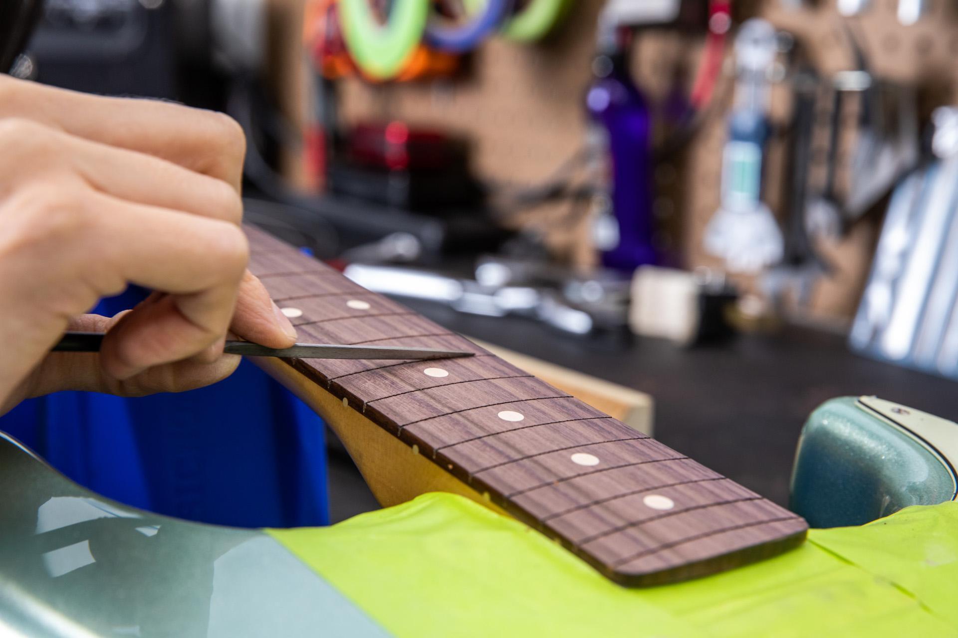 Stainless Steel Frets – Do They Make a Difference? Take a Listen - InSync