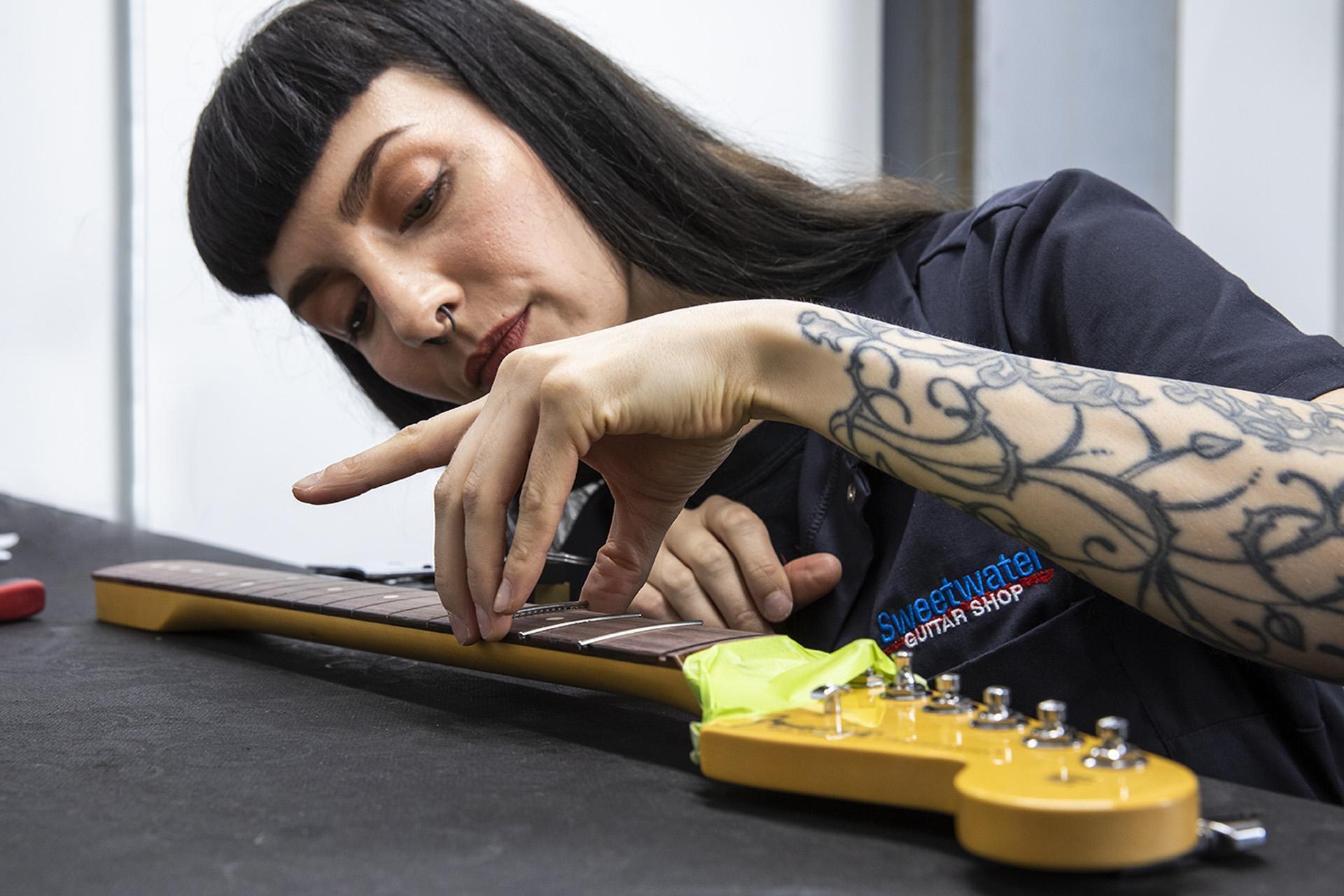 Stainless Steel Frets – Do They Make a Difference? Take a Listen - InSync