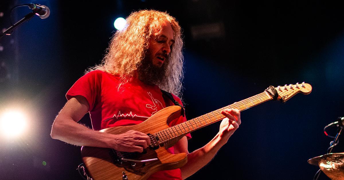 5 Ways Guthrie Govan Inspires Us to Become Better Guitar Players - InSync