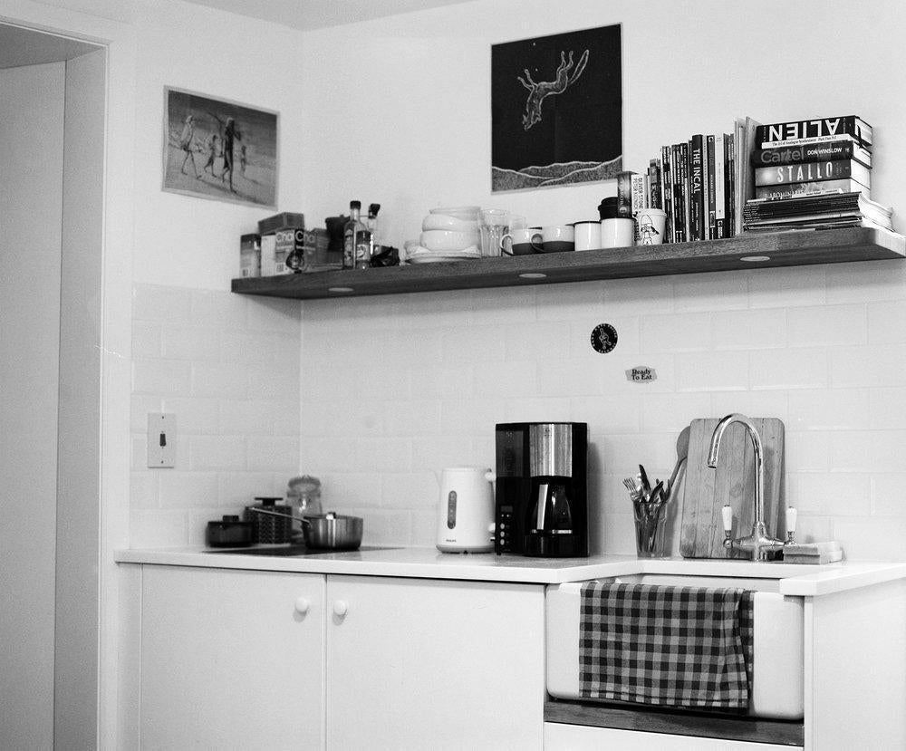 High Vis, UK Post-punk Band, Releases New Album – Blending - InSync