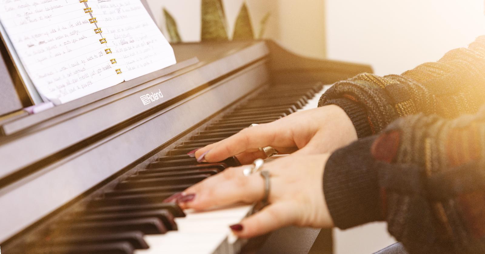 A Music Educator's Guide to the Best Pianos & Keyboards for Students ...