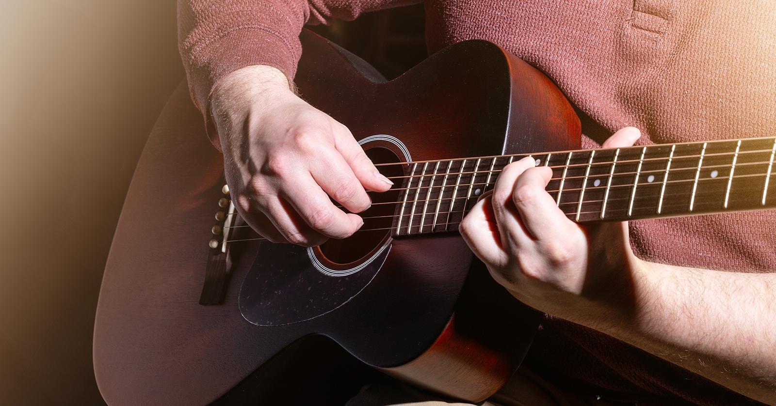 Best Acoustic Guitars for Fingerpicking - InSync