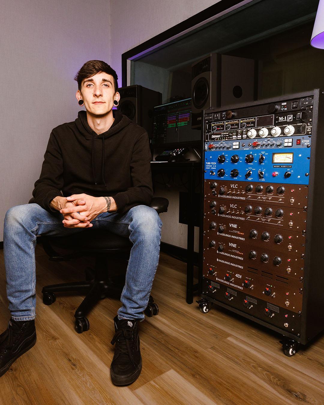 Mark Parfitt's Everything Chain Featuring Hazelrigg VLC & VNE – My Magic Bullet - InSync