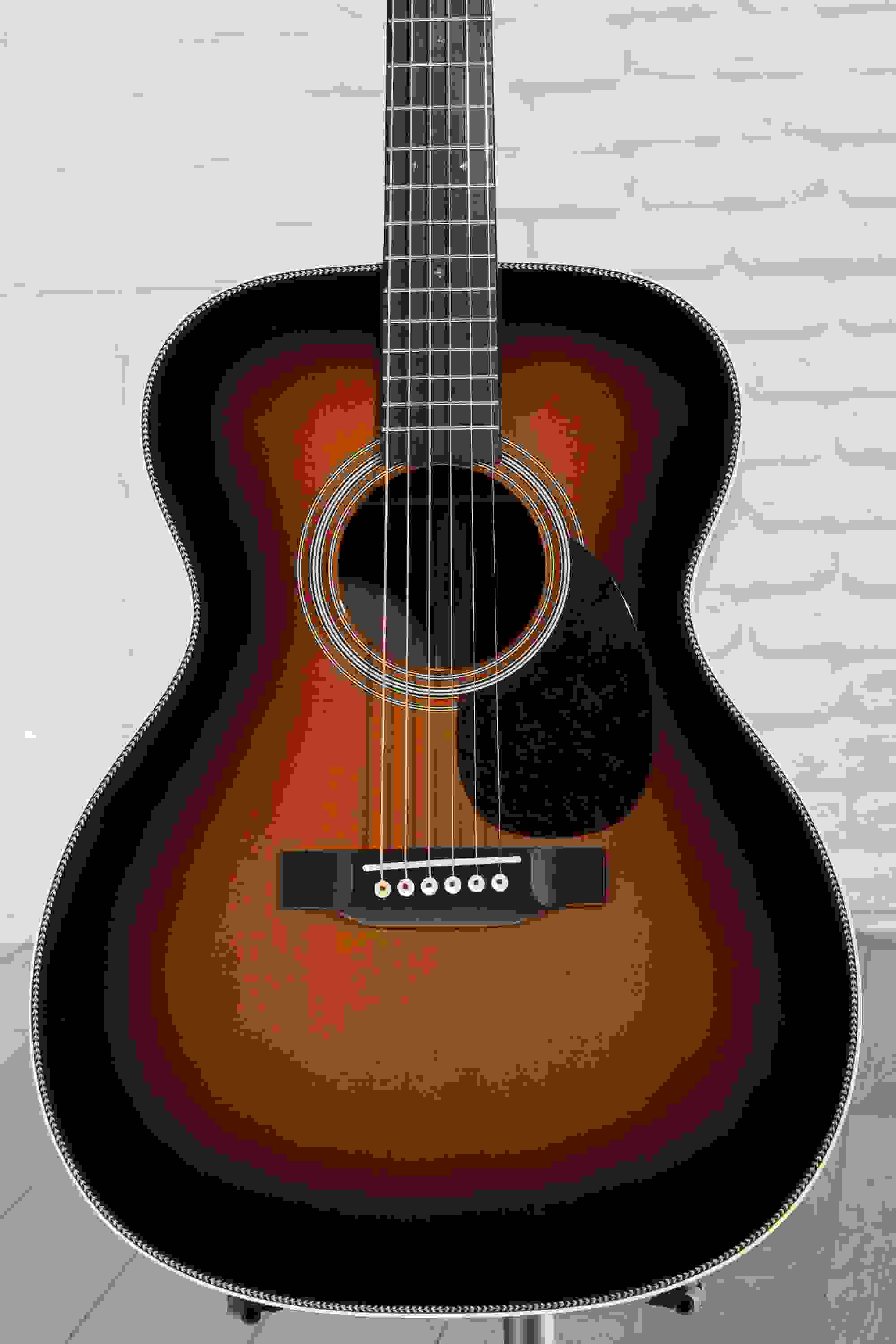 Martin OM-28 Standard Series Acoustic Guitar - 1935 Sunburst (2025) Reviews | Sweetwater