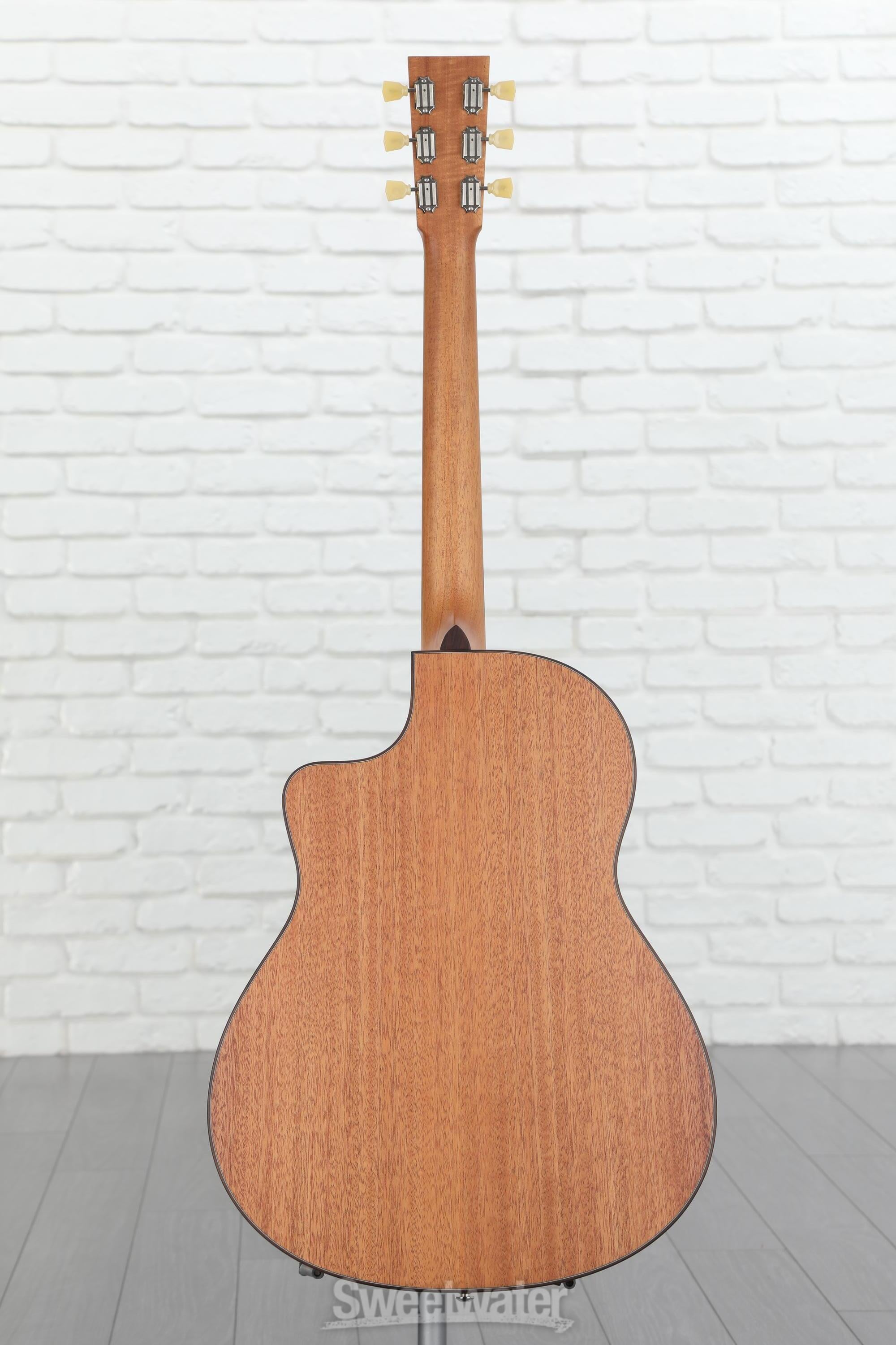 Larrivee LV-24 Acoustic Guitar - Natural | Sweetwater