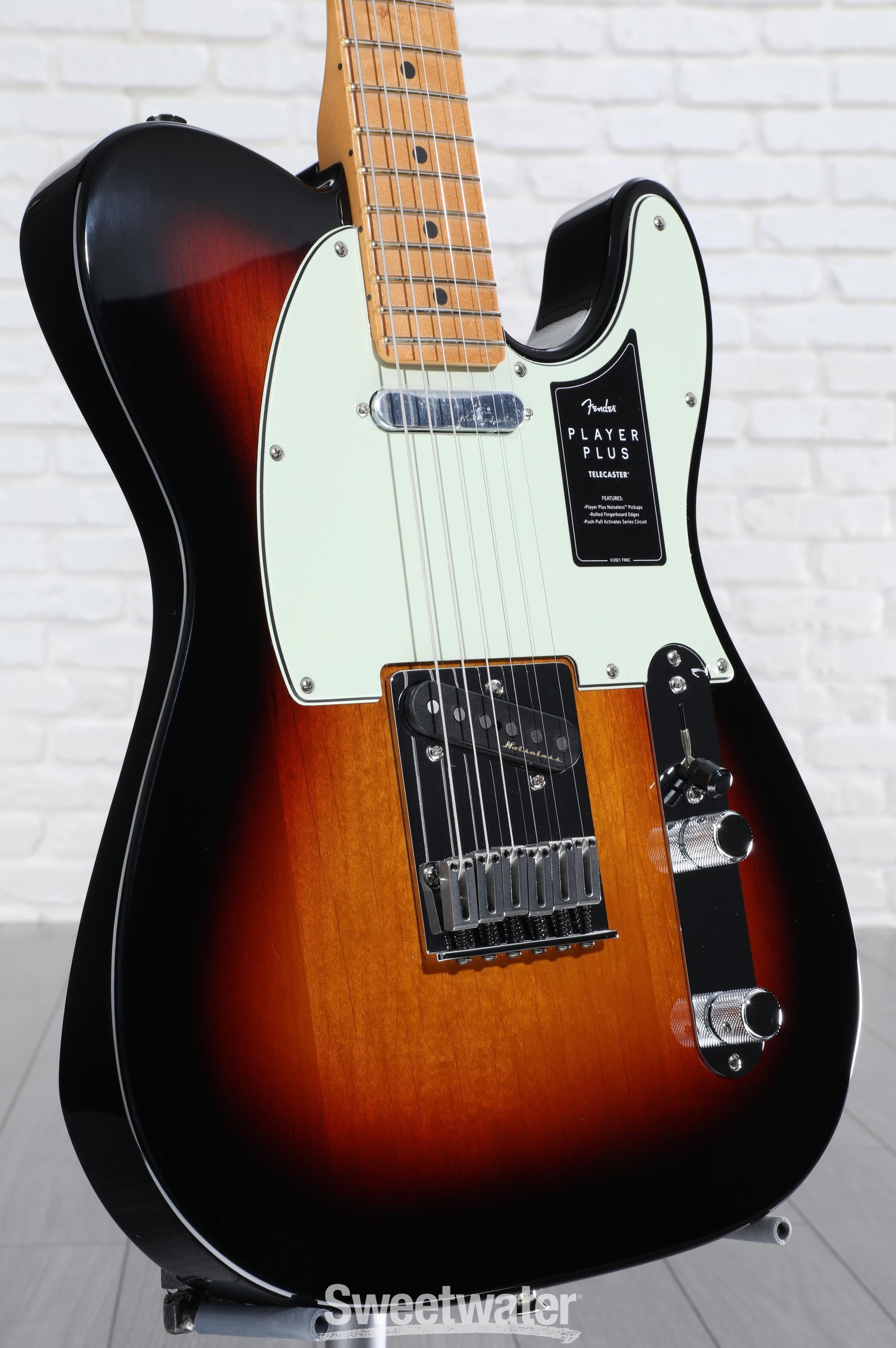 Fender Player Plus Telecaster - 3-tone Sunburst with Maple Fingerboard ...
