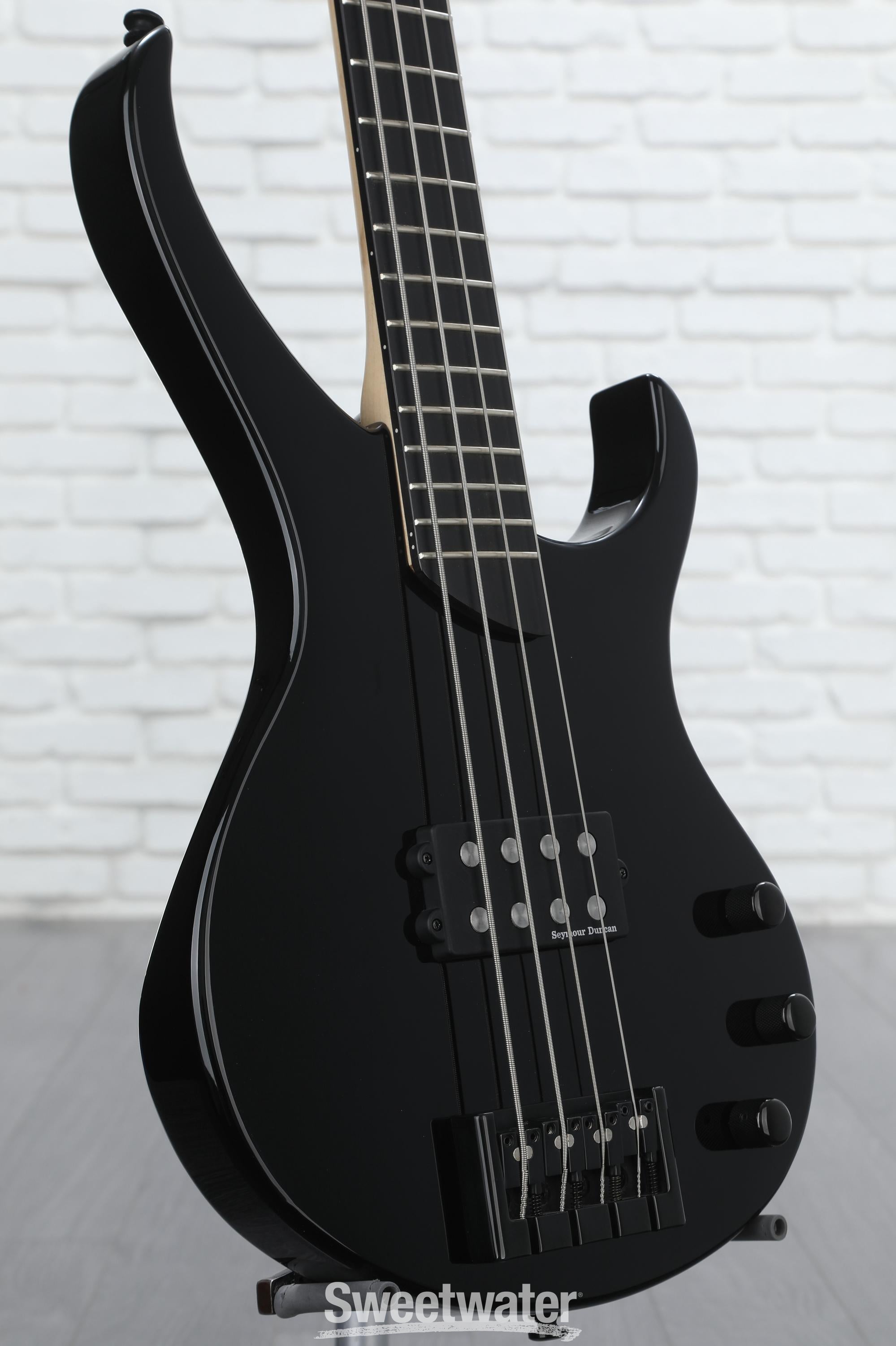 Kramer Disciple D 1 Bass Guitar Ebony Sweetwater
