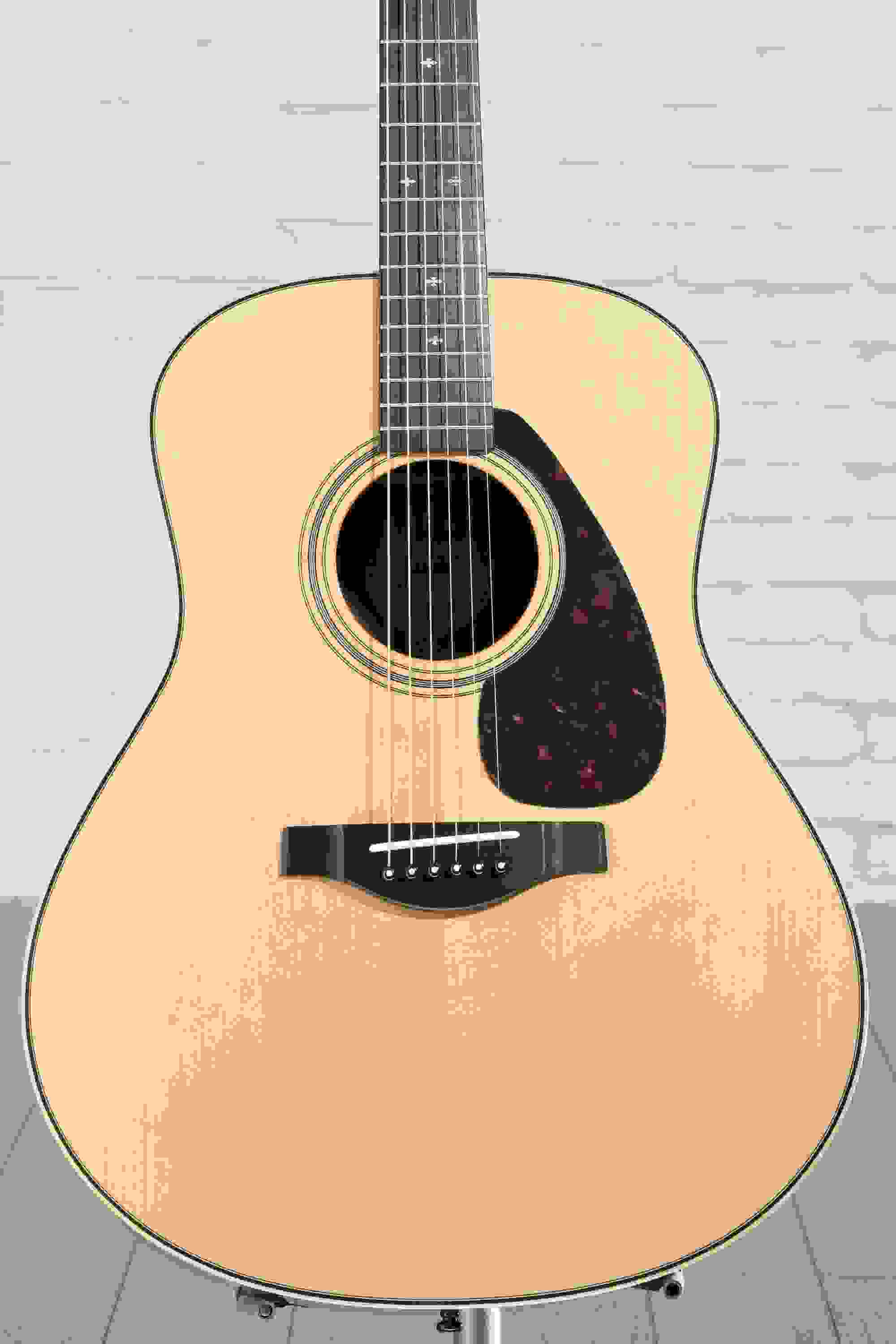 Yamaha LL26 ARE Original Jumbo - Natural | Sweetwater