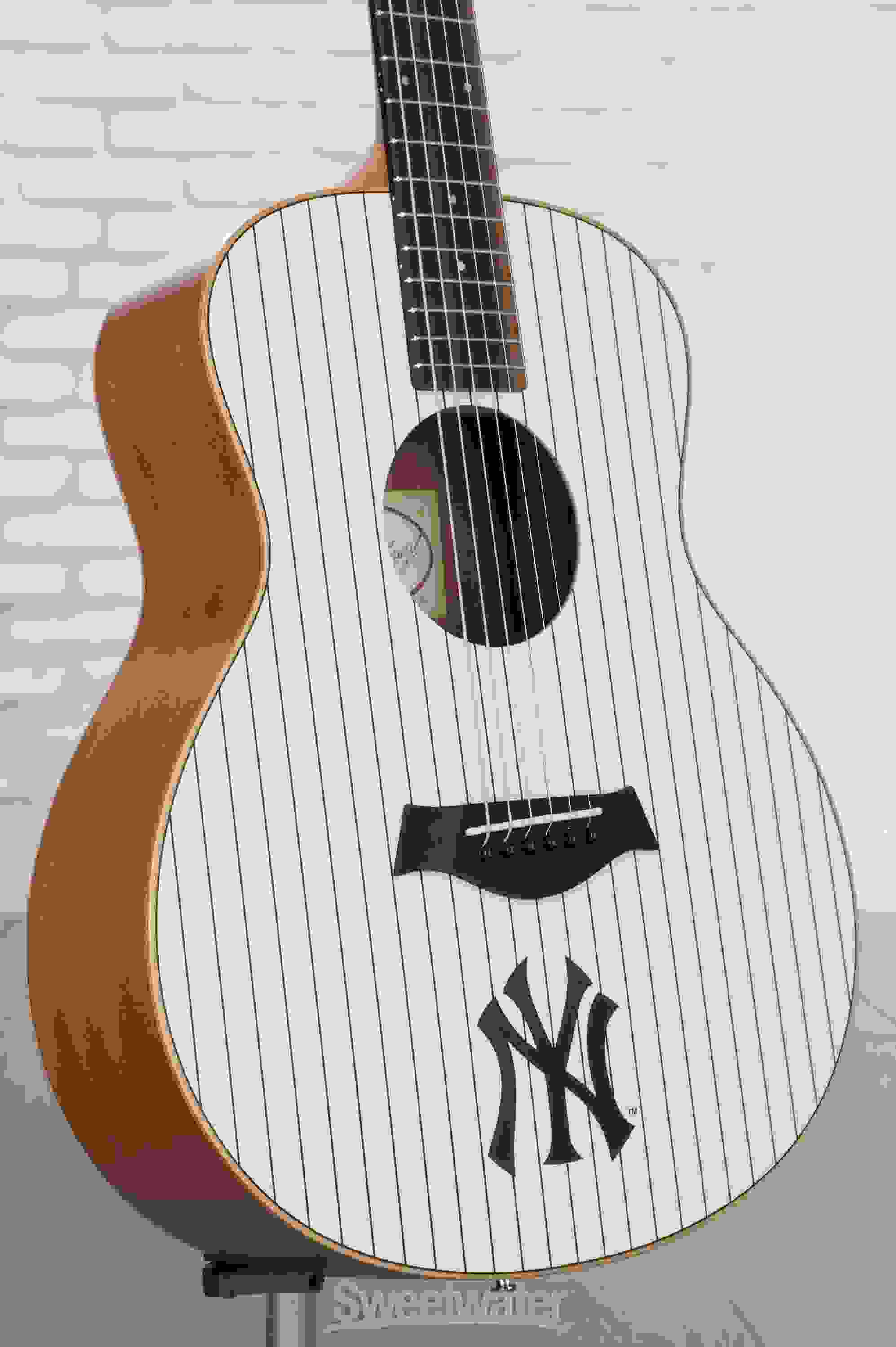 Taylor x MLB™ GS Mini Acoustic Guitar - New York Yankees™ | Sweetwater